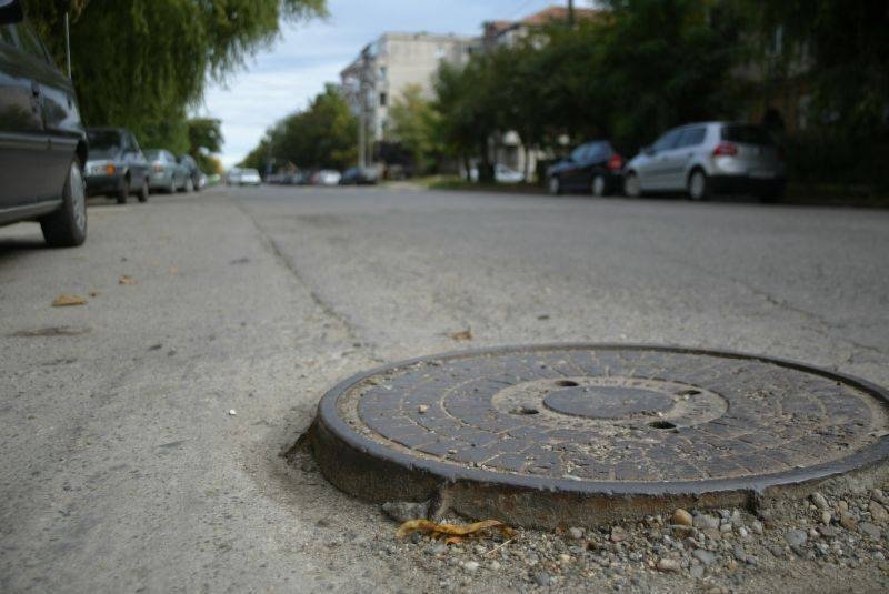 Furturile de capace de canalizare în Buiucani: Impactul asupra ...