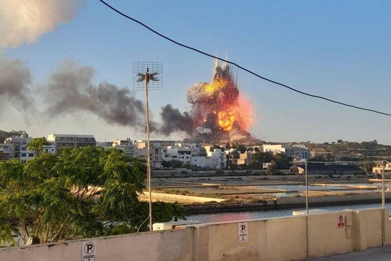Malta: fabrică de artificii distrusă de o explozie uriașă, locuitori ...